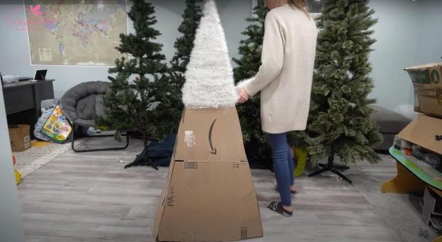 8 cách làm cây thông noel bằng dây kim tuyến siêu đẹp